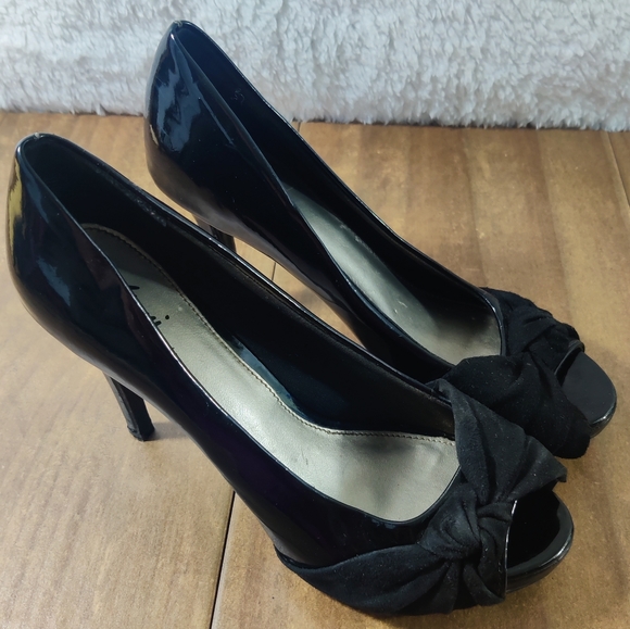 FIONI Clothing | Shoes | Fioni Black Patent And Suede Heels | Poshmark